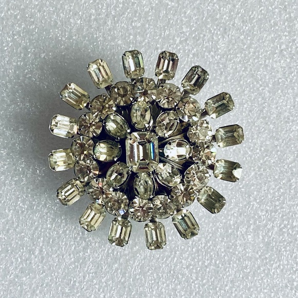 Jewelry | Vintage Clear Rhinestone Starburst Flower Brooch | Poshmark